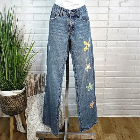 ivy jane | Jeans | Ivy Jane Straight Leg Mid Rise Jeans With Floral ...